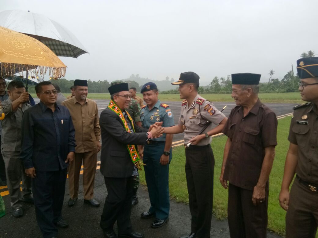 Kapolres Simeulue Bersama Bupati Dan Muspida Sambut Kanwil Kemenag Aceh ... Kapolres Simeulue Bersama Bupati Dan Muspida Sambut Kanwil Kemenag Aceh ...