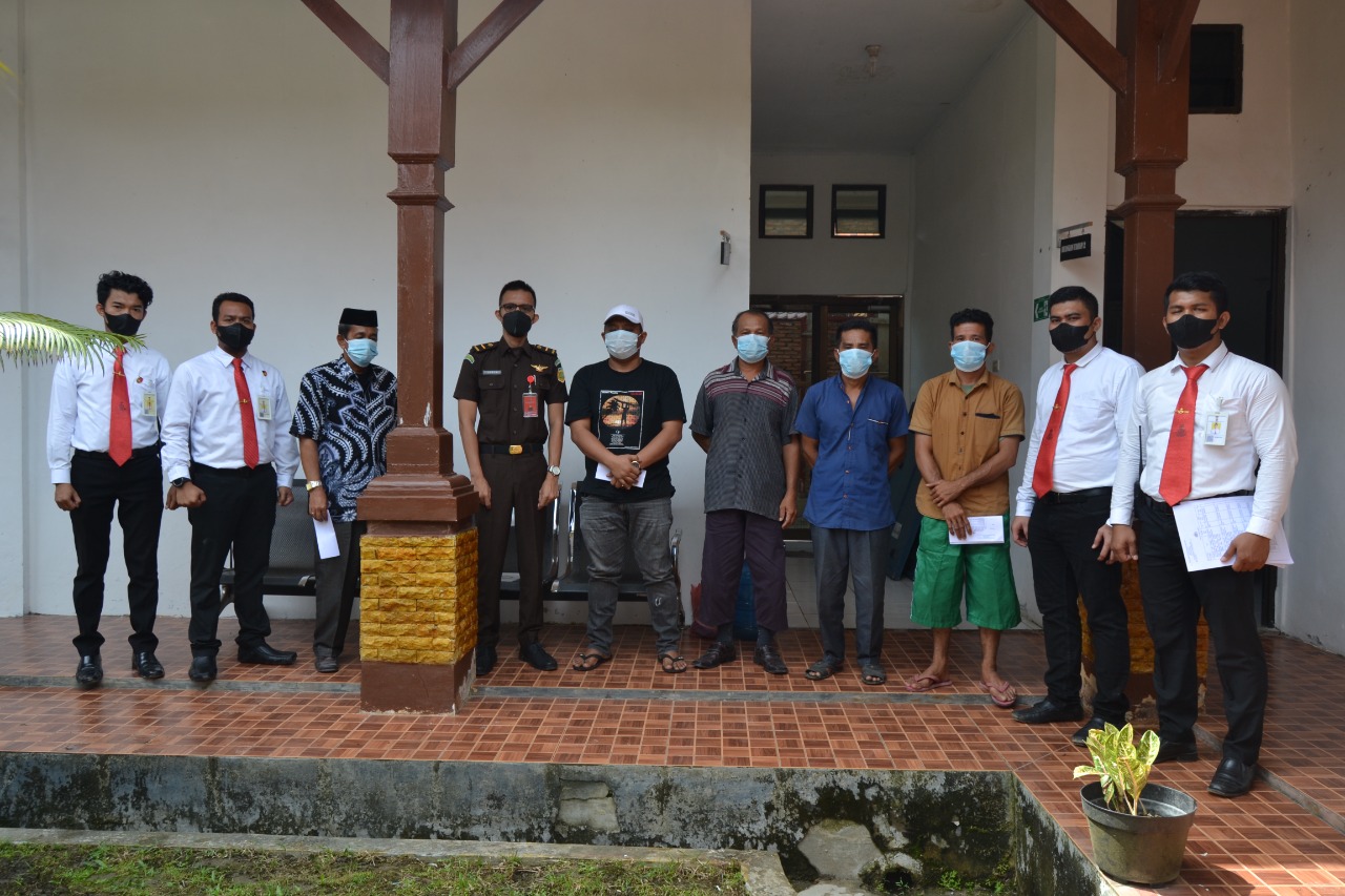 UNIT III TIPIDKOR Sat Reskrim Polres Simeulue kembali menyerahkan 5 ... UNIT III TIPIDKOR Sat Reskrim Polres Simeulue kembali menyerahkan 5 ...